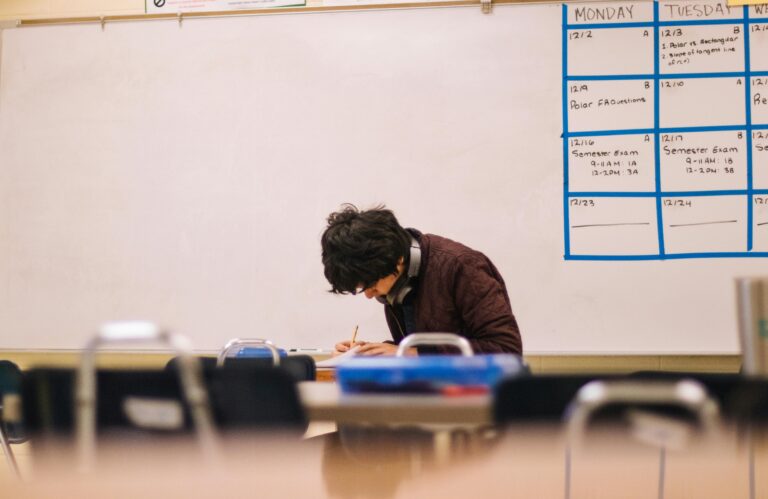 Ontario High School Graduation Requirements: A Simple Guide - Expert ...
